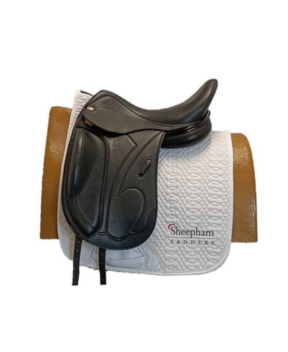 Harry Dabbs Grace Dressage 17.5" MW Black | Shop our Range of Saddles ...