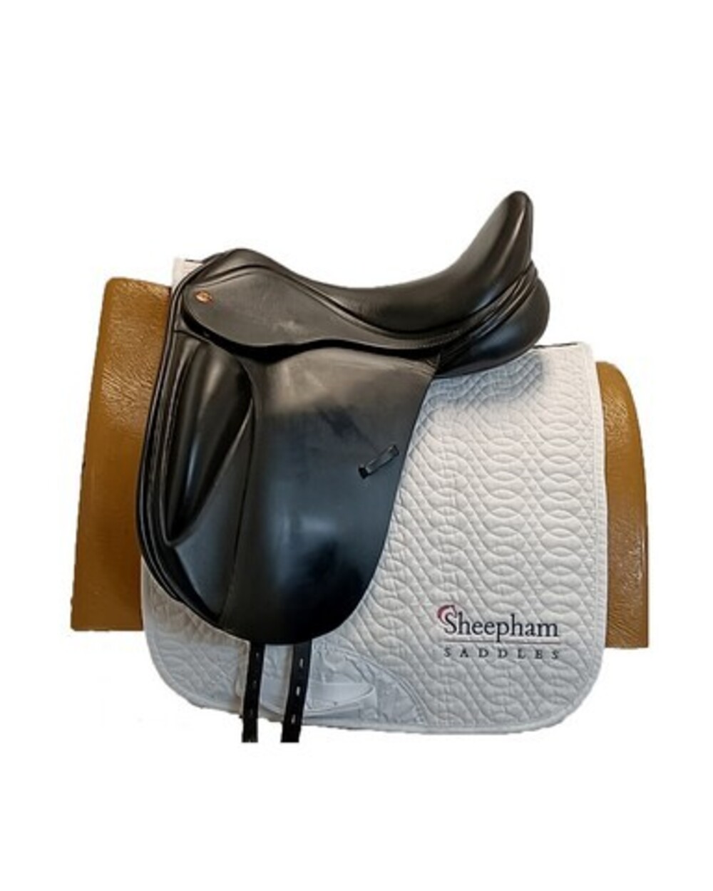 Kent & Masters Low Profile Dressage Saddle 17.5" Adjustable Black